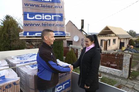 Leier HU - Leégett a tető, segített a Leier